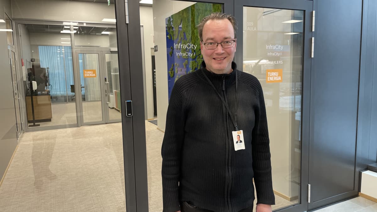 Mikä määräaikaisessa sähkösopimuksessa maksaa? Turussa väännetään ...