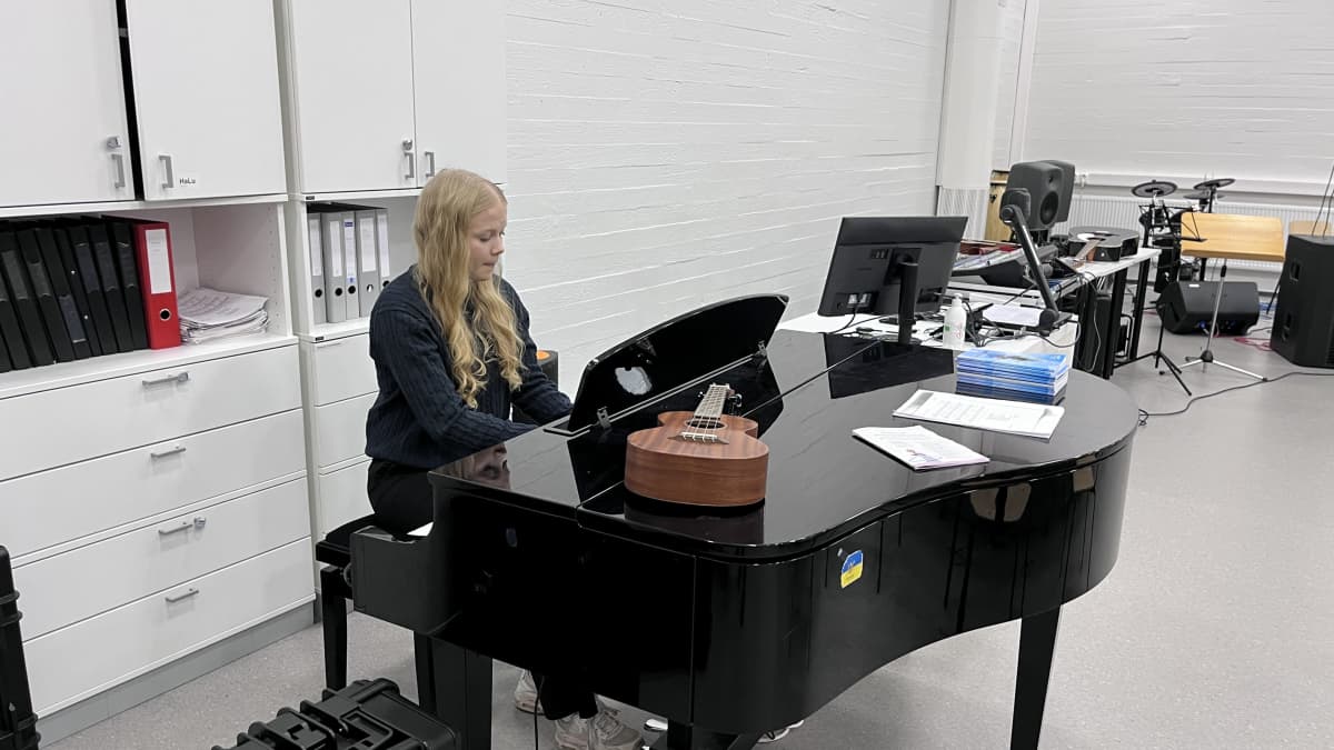 Annika Haikka teki joululaulun 7-vuotiaana eikä tiennyt, että kymmenen ...