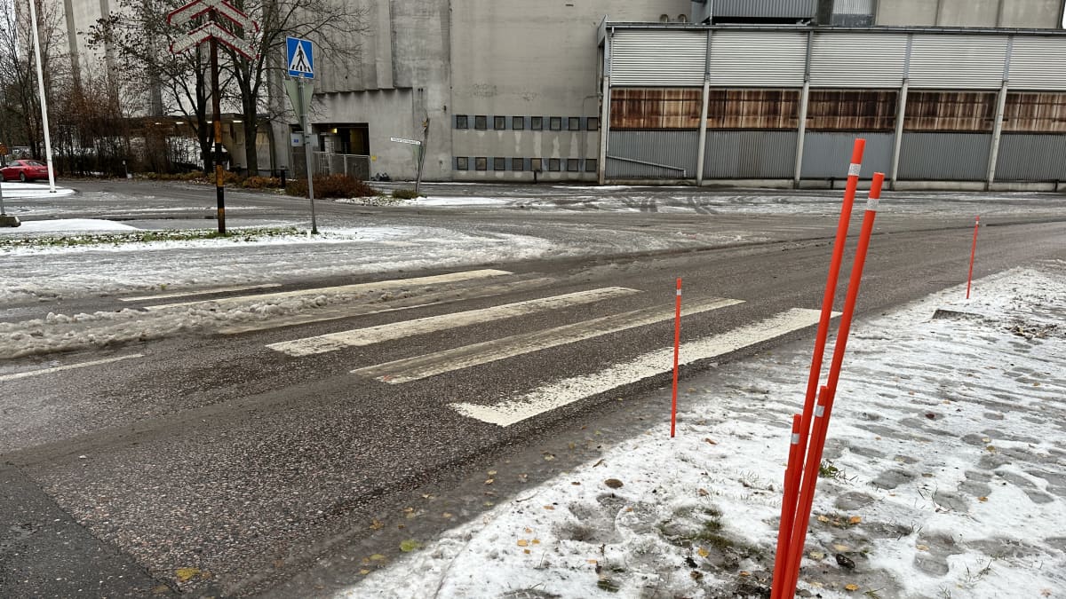 Suojatien ylittäjä ei ole täysin suojassa kuolonkolareilta | Päijät ...