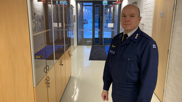 Kaksi Ilmasotakoulun harjoituskonetta ajautui liukkauden vuoksi ulos ...