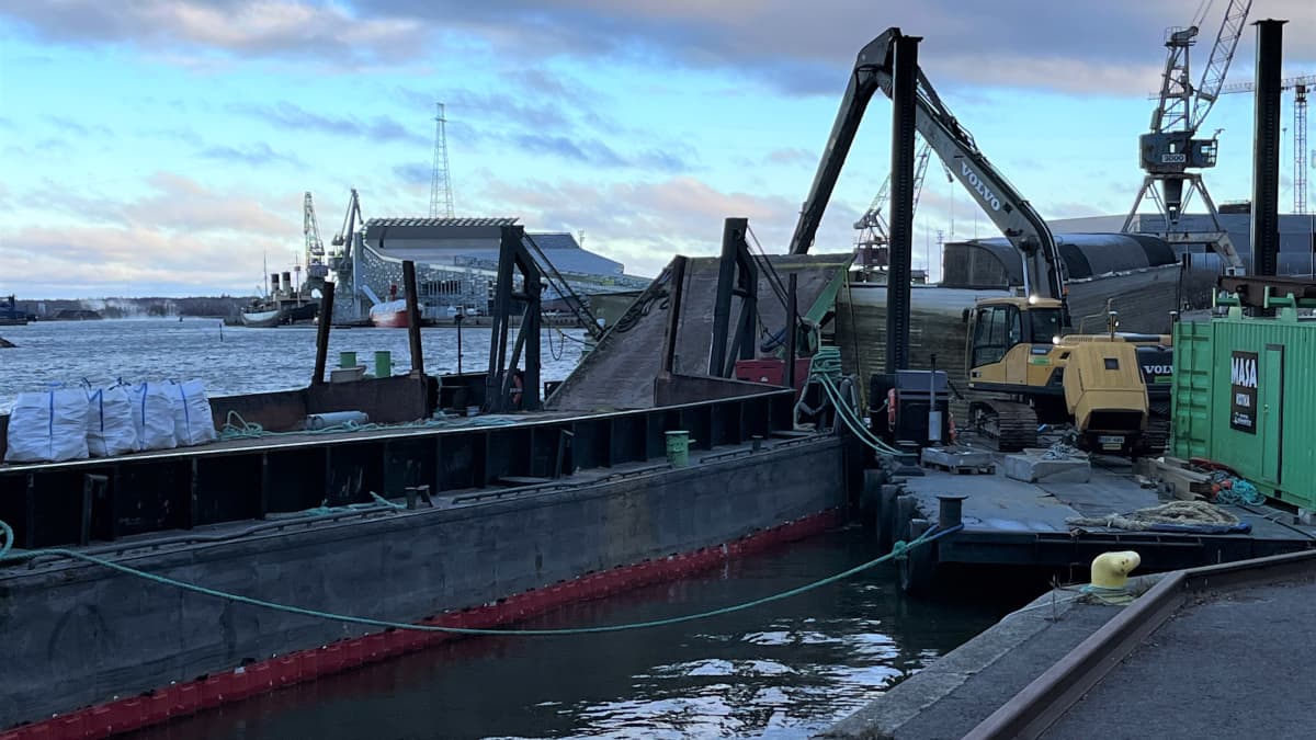 Ravintolalautta Ocean barin nosto etenee hitaasti, mutta varmasti ...