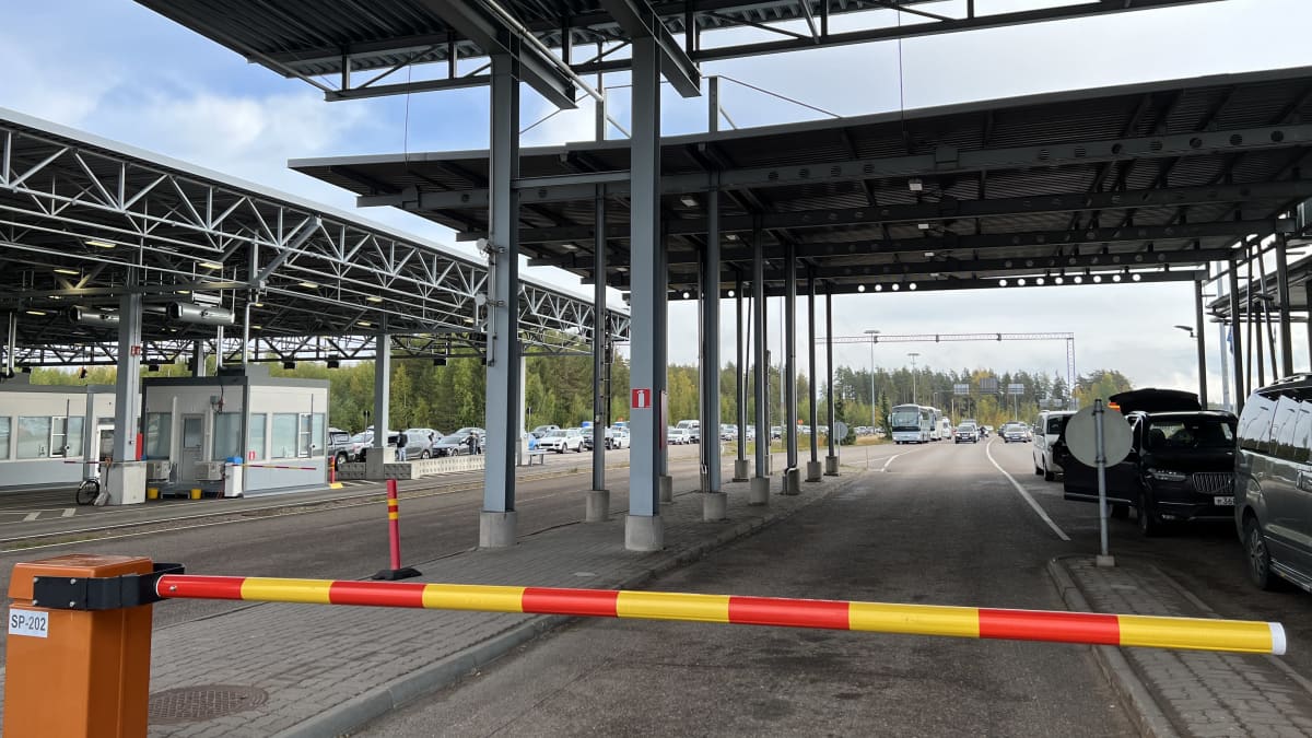 Venäläisten virta Suomeen väheni yllättäen – Pelästyttikö rajan lähelle ...