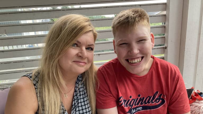 Tuija Kaivanto tietää, kuinka arki kehitysvammaisen lapsen äitinä voi ...