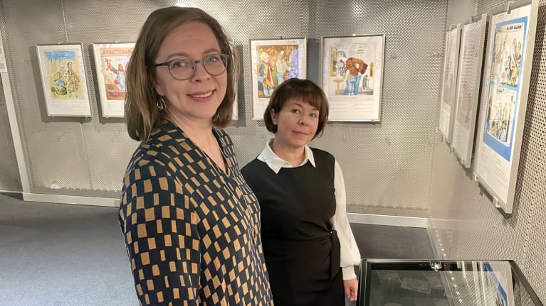 Museo ripusti vanhat Neuvostoliiton uskonnonvastaiset julisteet ...