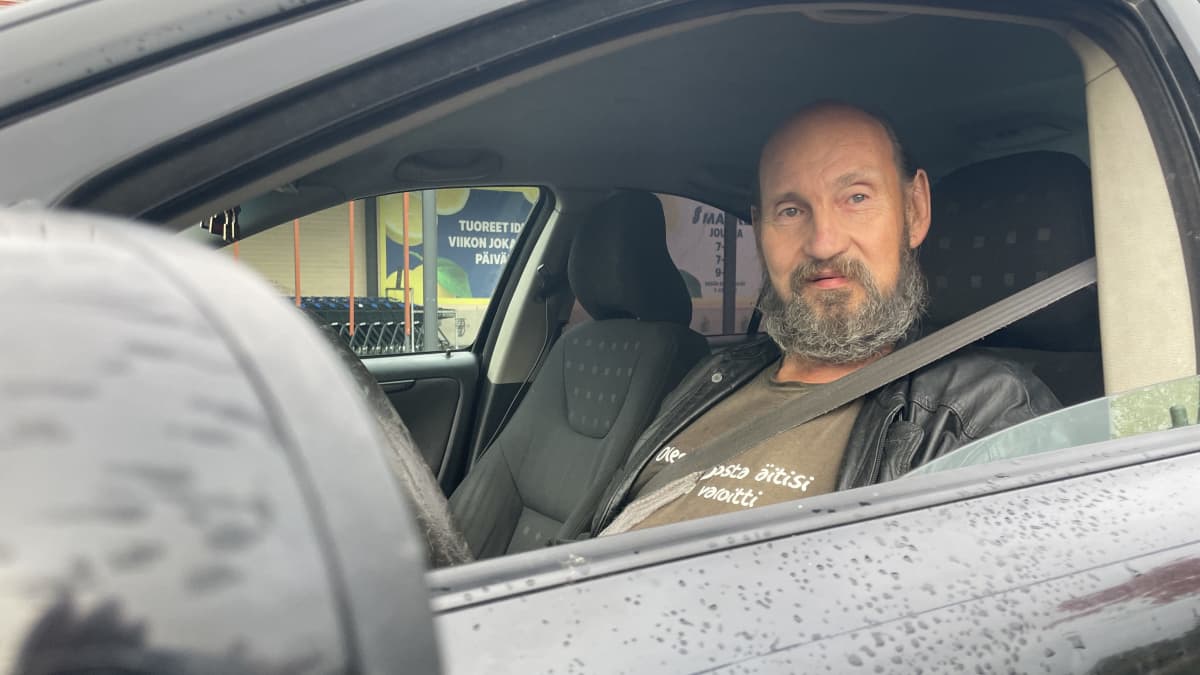 Päiväkotilapset pitävät kuulosuojaimia ja Arto Nurminen pelkää ...