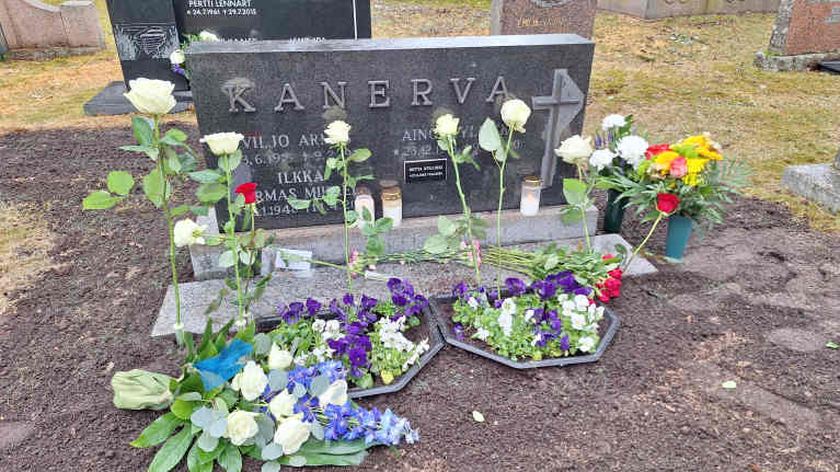 Ilkka Kanervan muistomerkki paljastettiin Lokalahdella – paikalla myös ...