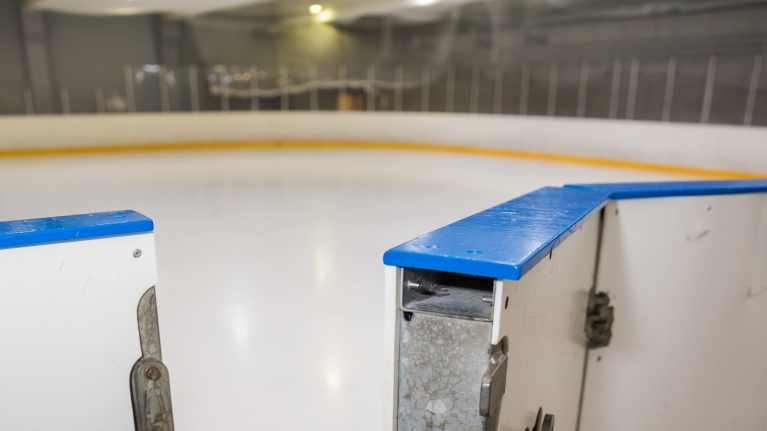 Hengitystieoireita, korvatulehduksia ja päänsärkyä – sadat nuoret ...