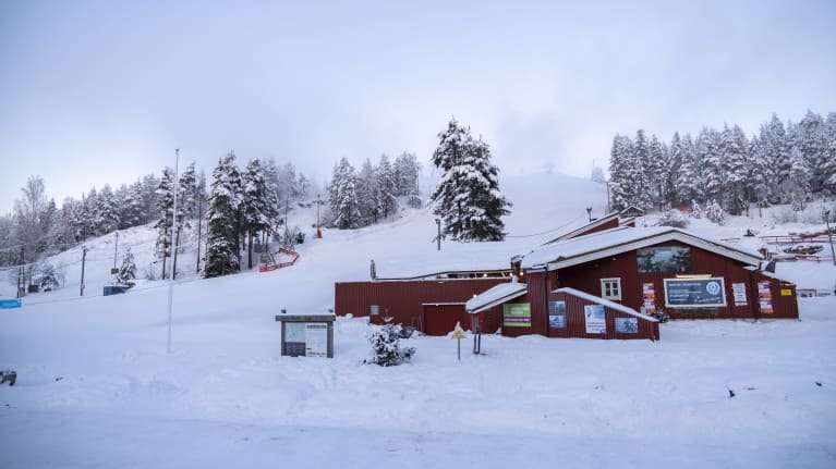 Suosittu laskettelukeskus vaikeuksissa – Kouvolan kaupunki yrittää ...