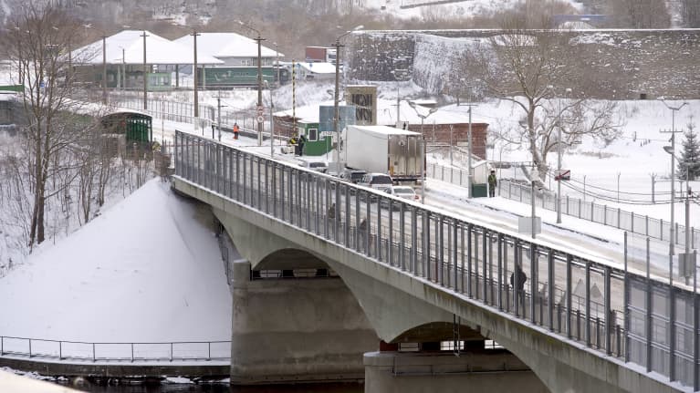 Estonia sees more crossings since Finland's eastern border closure ...