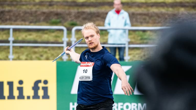 Sensaatiomainen loppu Mikkelin kohutussa keihäskisassa – 28-vuotias ...