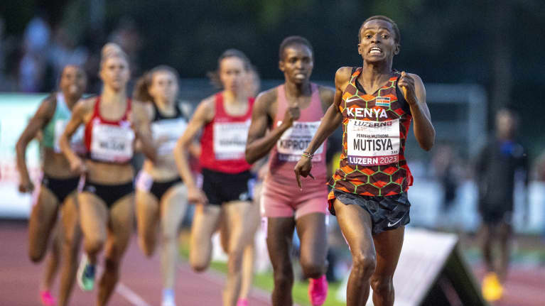 Kenian MM-joukkueessa on häkellyttävästi kehittynyt naisjuoksija, josta löytyy tietoja vasta ...