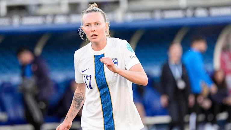 Helmareiden Sanni Franssin mysteeri selvisi – huippusiirto Englantiin ...