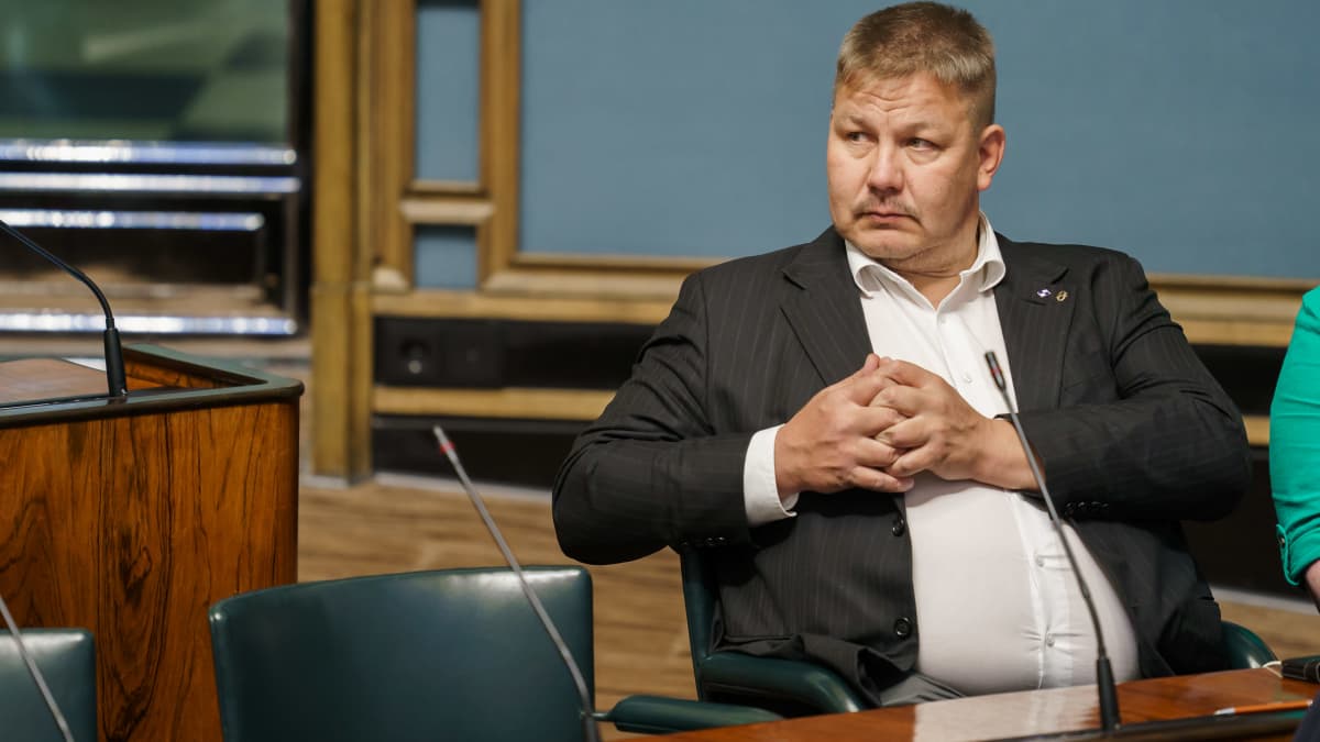 Mäenpää kiistää rikkoneensa Provinssin arvoja ja harkitsee vievänsä ...