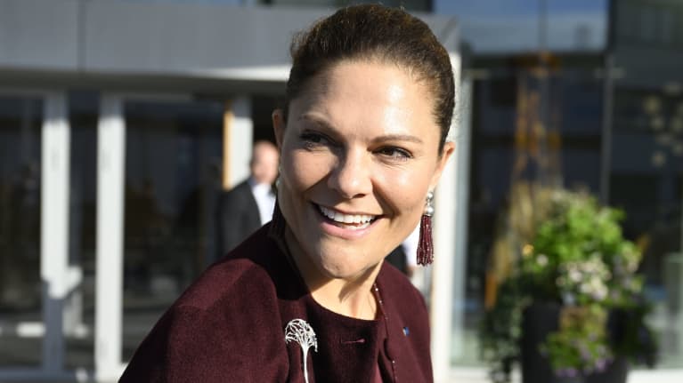 Victoria vihki oman nimikkoaukionsa suomalaismerkin vaatteissa ...
