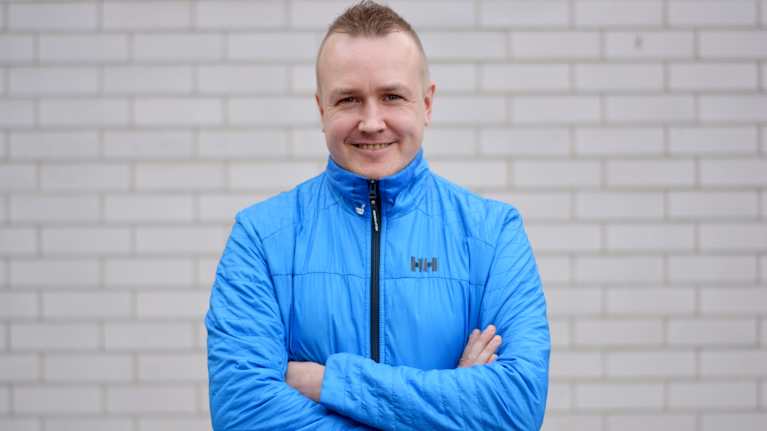 Nu är Jimmy Wikman tillbaka vid biljardbordet igen - siktet ligger på ...