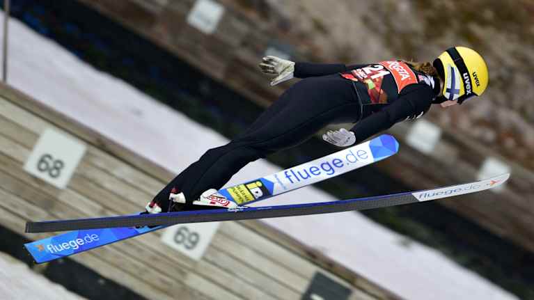 Vilma Nissinen ja Joni Mäki juhlivat Rukalla – näin talviurheilun ...