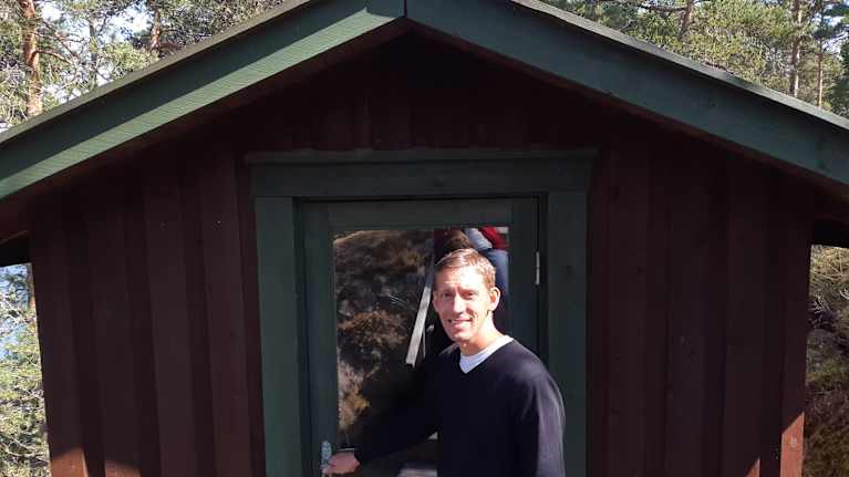 Civilingenjören Gustav Ahlman studerar i Frankrike till katolsk präst ...