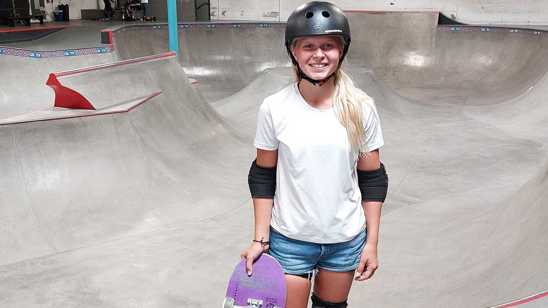 Ympäri maailmaa reissaava Heili Sirviö, 13, elää poikkeuksellista ...