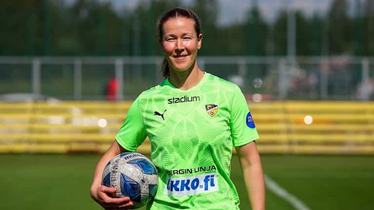 Tinja-Riikka Korpela jatkaa uraansa Suomessa – tavoitteena on palauttaa ...