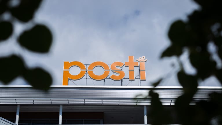 Police investigate powder in envelopes at Posti sorting centre | Yle ...