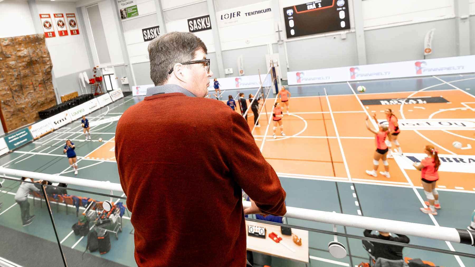 Arto Satonen tietää, mitä Suomelle pitää tehdä, ja siihen muilla ei ole ...