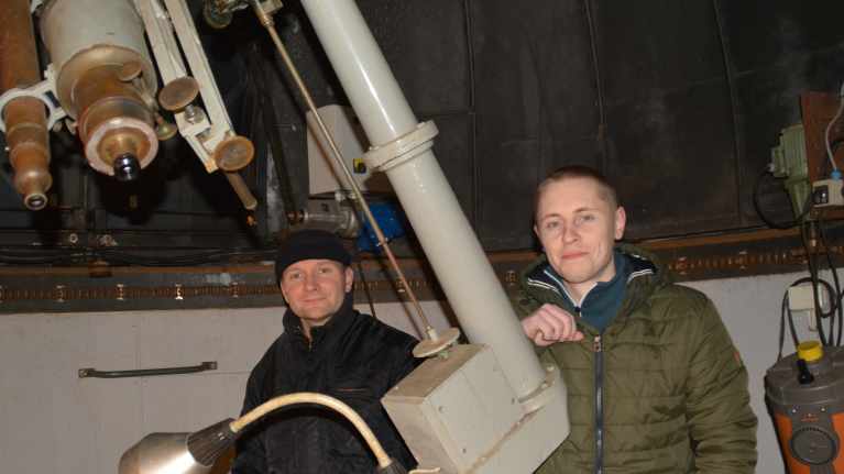 Konstgräsplanens belysning stör astronomerna i Karis | Västnyland ...