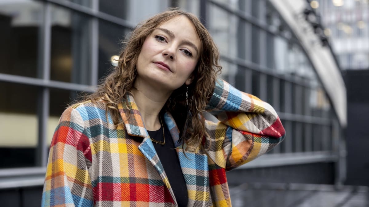 Elokuvissa ja sarjoissa näkyvät nyt vähemmistöt – Aikuiset-sarjaan ...