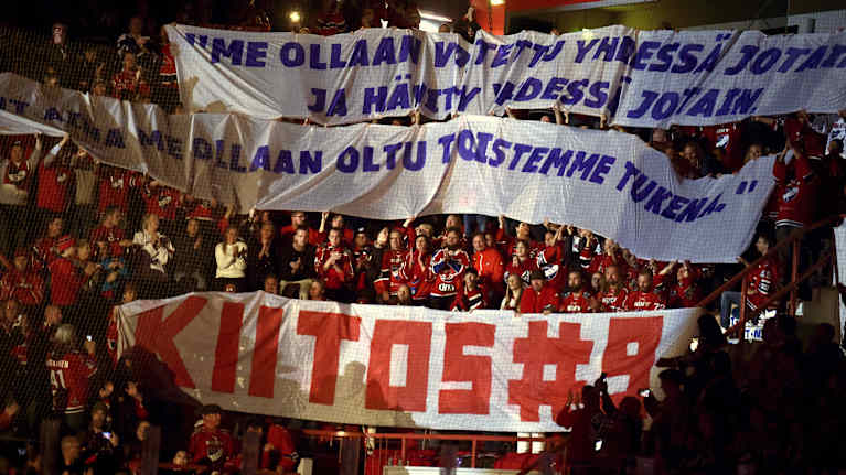 HIFK hyllade klubbikonen Kimmo Kuhta – firade sedan med att bryta ...