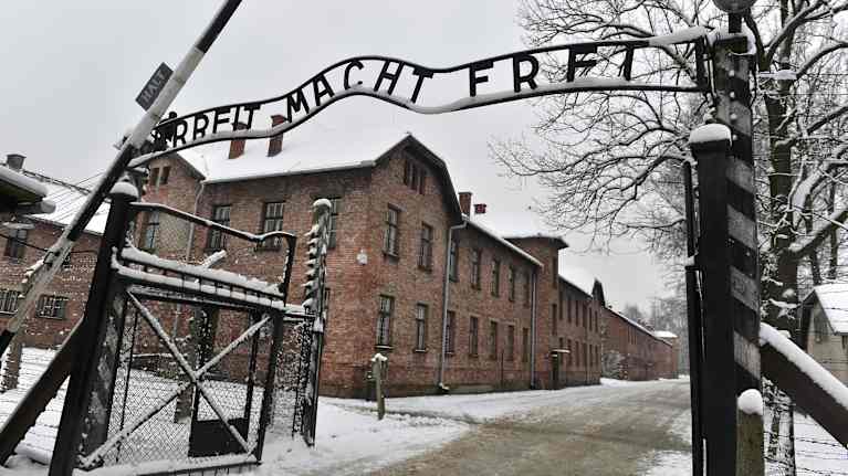 75 år sedan helvetesportarna öppnades – bara några tusen fångar vid liv ...