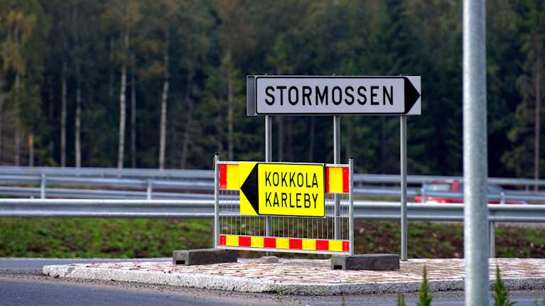 Rörigt i rondellen vid Stormossen | Österbotten | Svenska Yle