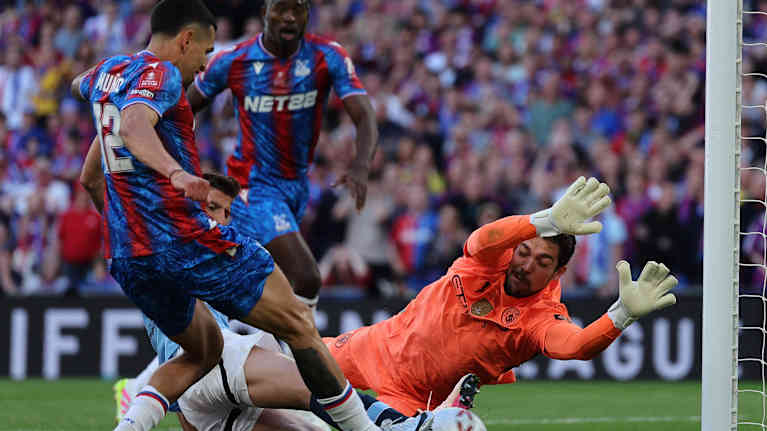 Crystal Palacelle ensimmäinen iso pokaali 120-vuotisessa historiassaan ...