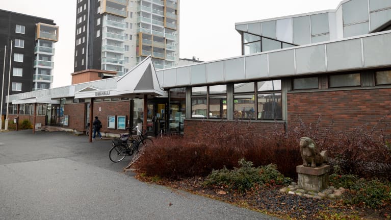 Nokian uimahalli on taas auki, vesi on aluksi normaalia kuumempaa | Pirkanmaa | Yle