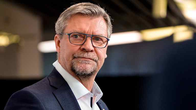 Analyysi: Ensin sain kiroilua, sitten luottamusta – Jukka Jalonen ...
