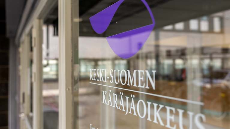 Aviopari kuskasi tuhansia Subutex-tabletteja pääkaupunkiseudulta Keski ...