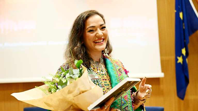 Finland's Refugee of the Year is Homaira Qadare from Tampere | Yle News ...