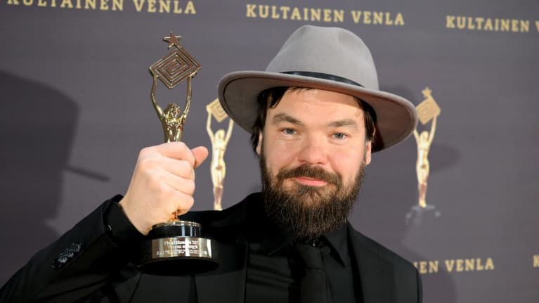 Yleisö valitsi Kirjolla-sarjan vuoden ohjelmaksi Kultainen Venla ...