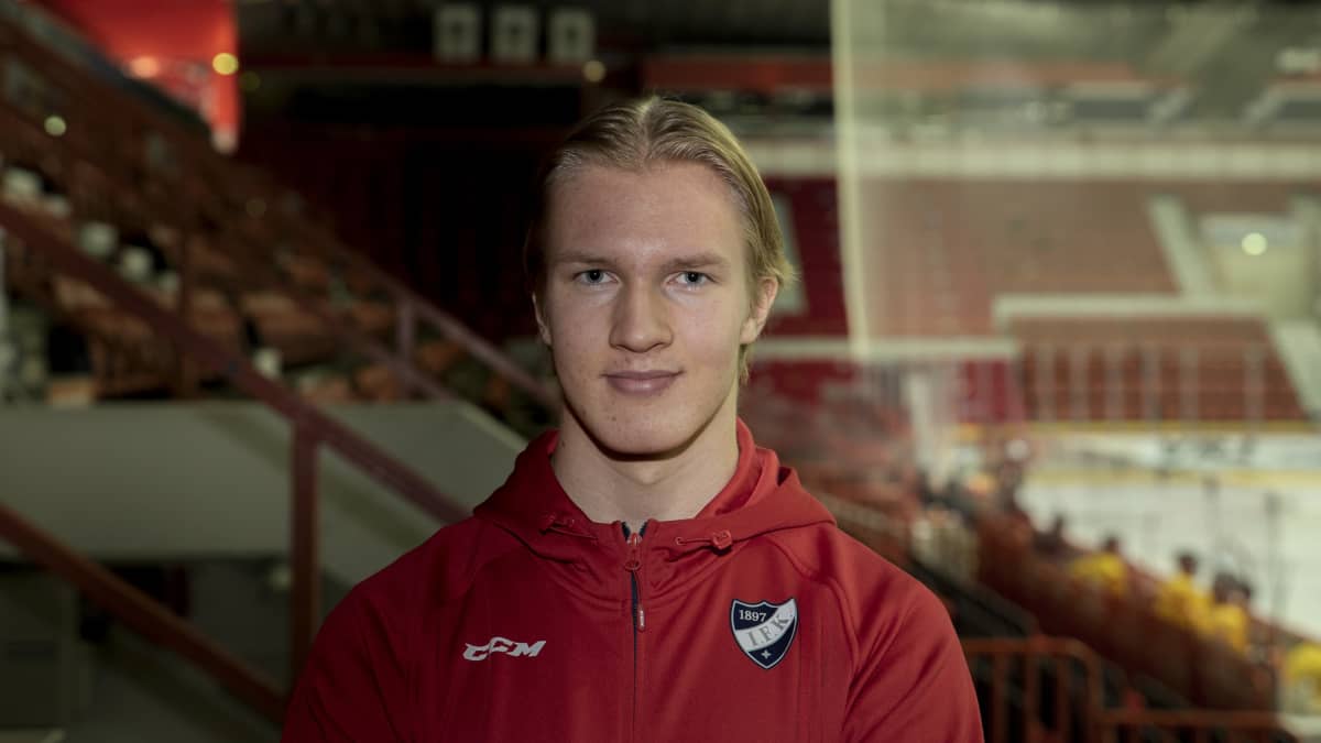 Anton Lundell heräsi jo pikkupoikana katsomaan NHL:n varaustilaisuutta ...