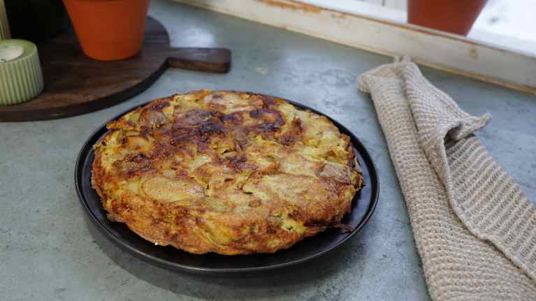 Potatis, lök och ägg är nästan det enda som behövs för den enkla ...