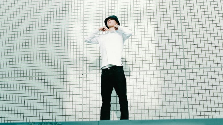 Ruotsalaislähiössä kasvanut räppäri Jami Faltin on nähnyt jengiytymisen ...