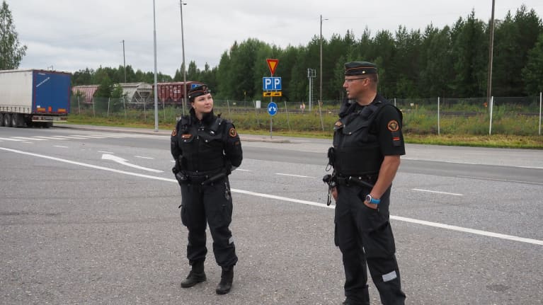 Heidi Mustonen tekee rajavartijana reissutöitä Ruotsin rajalle – työ on ...