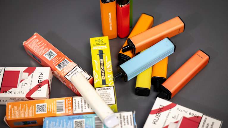 Tätä on karu vape-kauppa: Vähävaraiset vanhemmat hakevat ulkomailta ...
