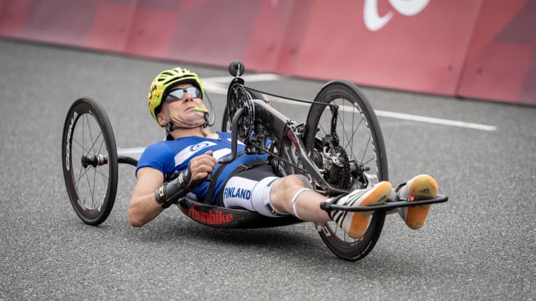 Nivalalainen käsipyöräilijä Teppo Polvi nimettiin Pariisin ...