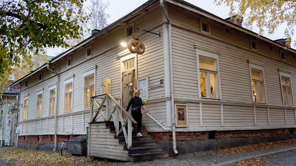 Suosittu kahvila joutui laittamaan ovet säppiin maanantaisin, koska ei ...