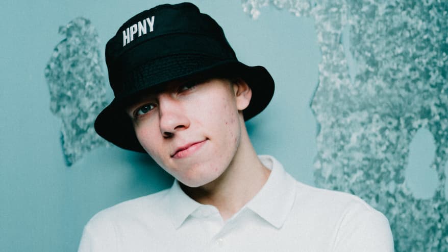 Ruotsalaislähiössä kasvanut räppäri Jami Faltin on nähnyt jengiytymisen ...