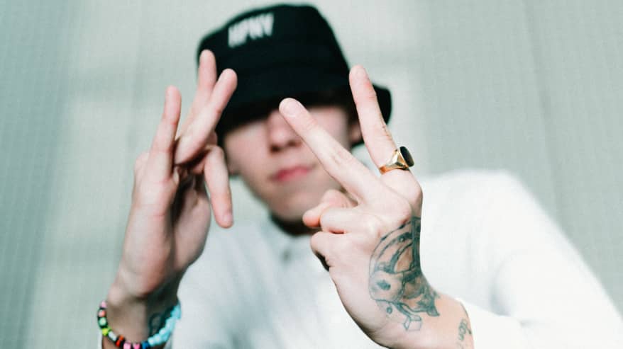 Ruotsalaislähiössä kasvanut räppäri Jami Faltin on nähnyt jengiytymisen ...