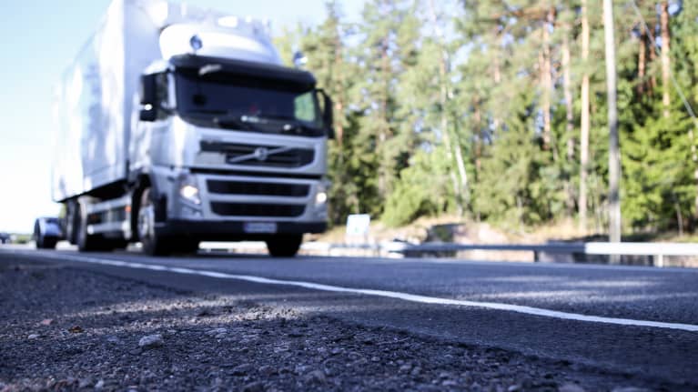 Ysitiellä alkaa vaarallisen painauman korjaustyö – kiertotie käytössä ...