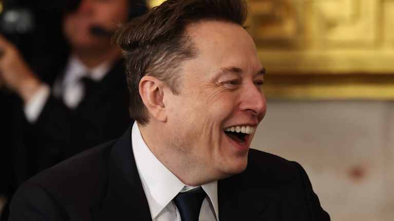 Elon Musk får det största bonuspaketet någonsin av Tesla | Utrikes ...
