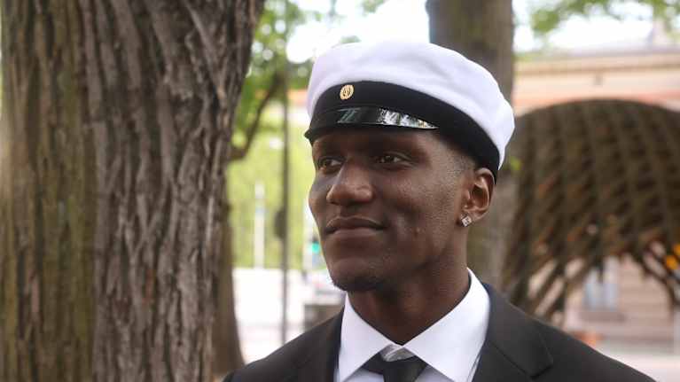 Koulunsa päättäneet haaveilevat nelosluokasta ja matkasta ennen inttiä ...