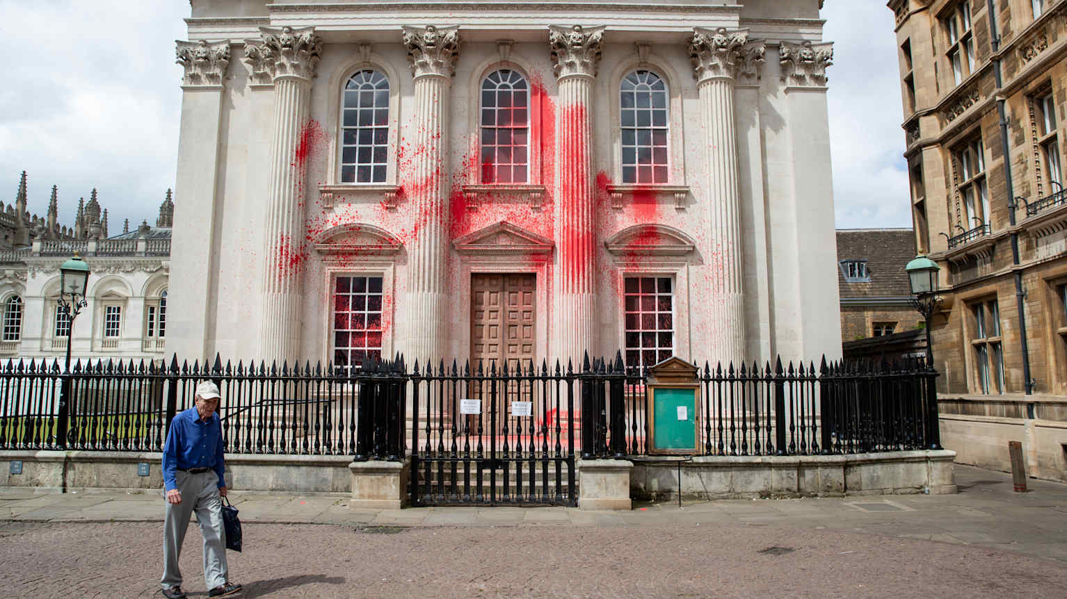 eduskuntatalo töhritty