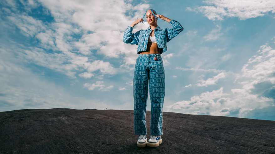 Ilkeät kommentit veivät laulaja Tuulin synkkyyteen: “Vajosin ...